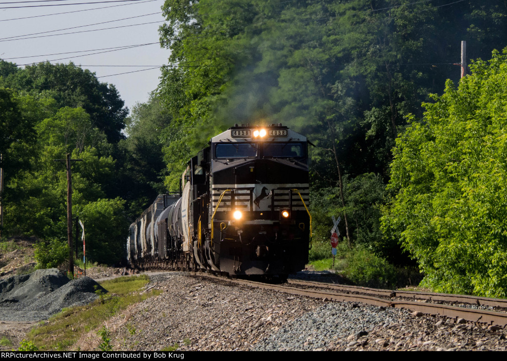 NS 4058 at Sewer Plant Road grade crossing
